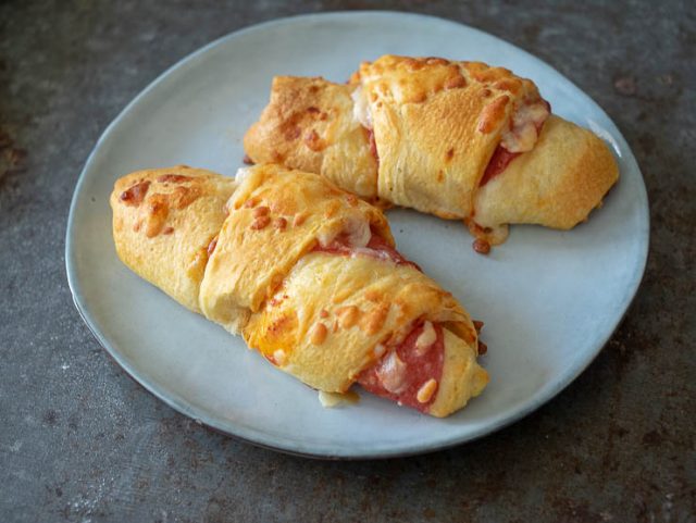 Pizza croissants - Foodaholic.nl