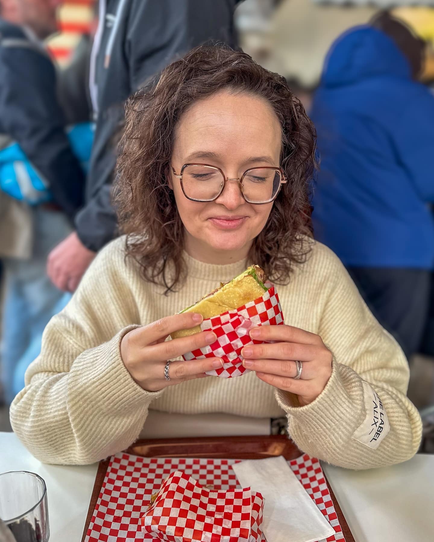 Croffle met aardbeien en slagroom - Foodaholic.nl